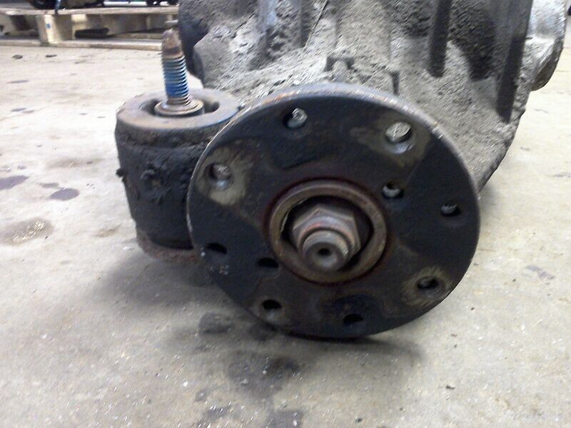 2002-2005 Ford Explorer Rear Axle Differential Carrier 3.73 Ratio With ...