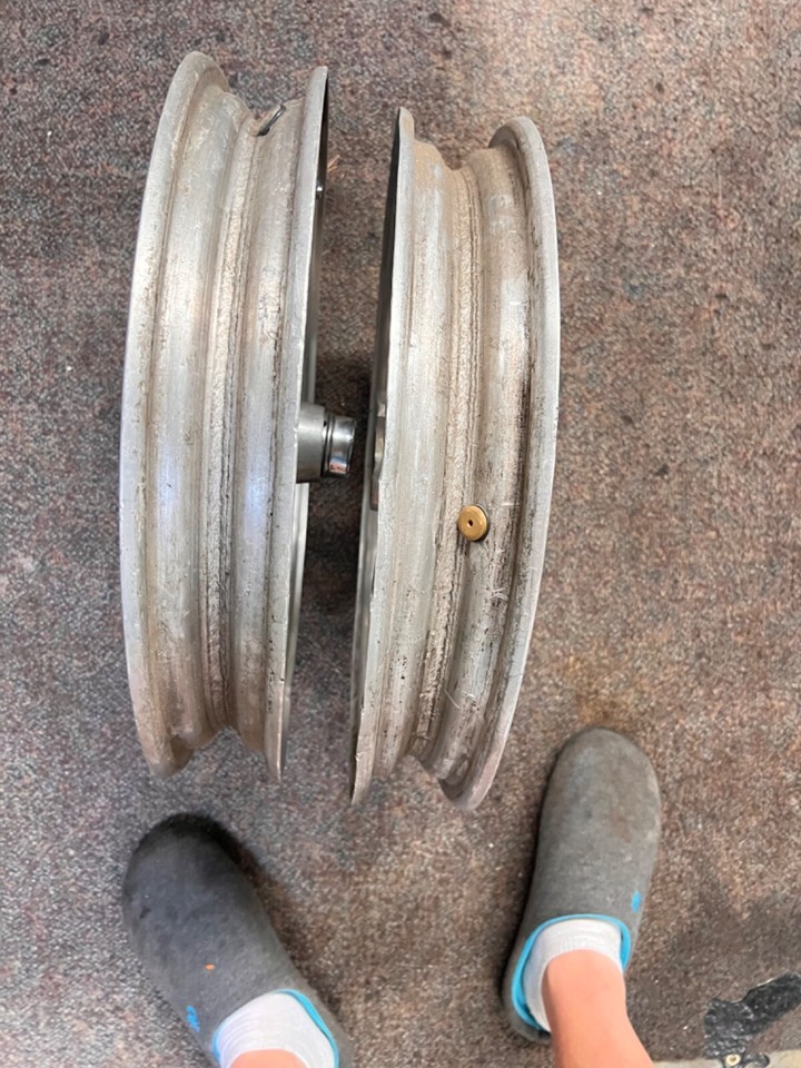 (2) 17x2.25 Weld ProStar Skinny Front Runners Drag Race spindle mount ...