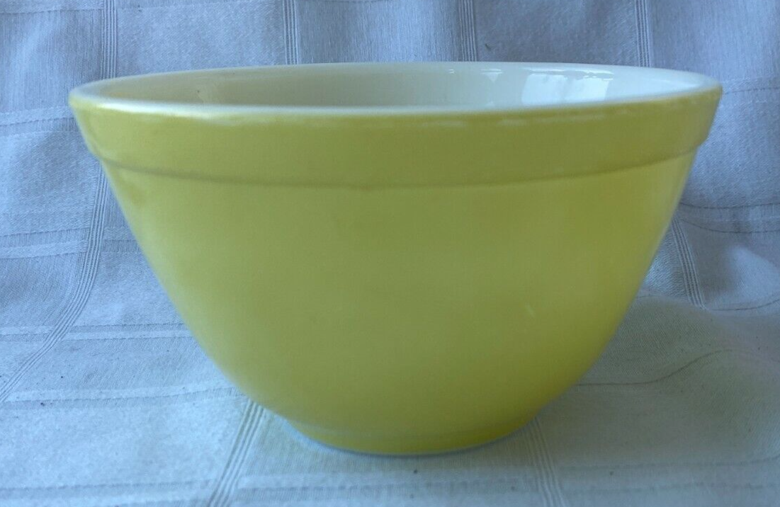 Vintage Pyrex Yellow #401 Primary Color Nesting / Mixing Bowl 1.5 Pt | eBay