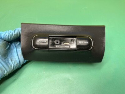 14 15 16 KIA Soul Center Console AUX Port USB Jack Lighter Bexel Panel ...