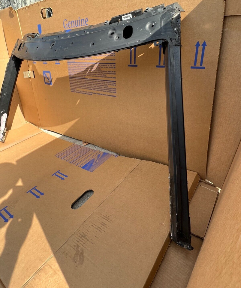 2020-22 Corvette C8 Front Windshield Assembly | OEM