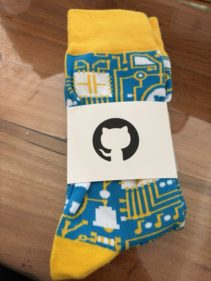 Socks - GitHub Logo Computer Circuit Theme - BRAND NEW Yellow blue one size | eBay