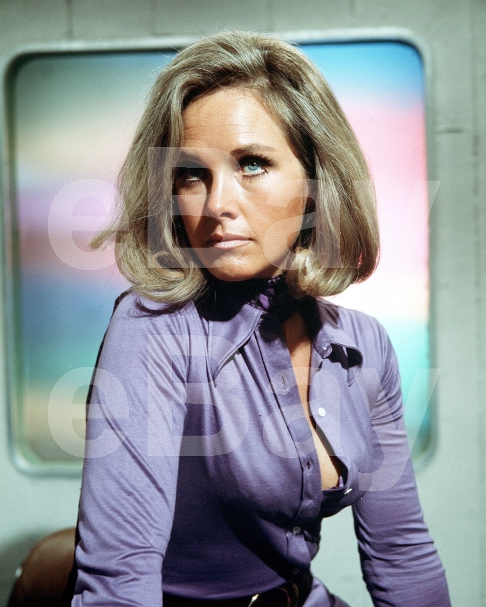 Wanda Ventham Ovni U F O 1970 Tv Wanda Ventham Full Length Pose As