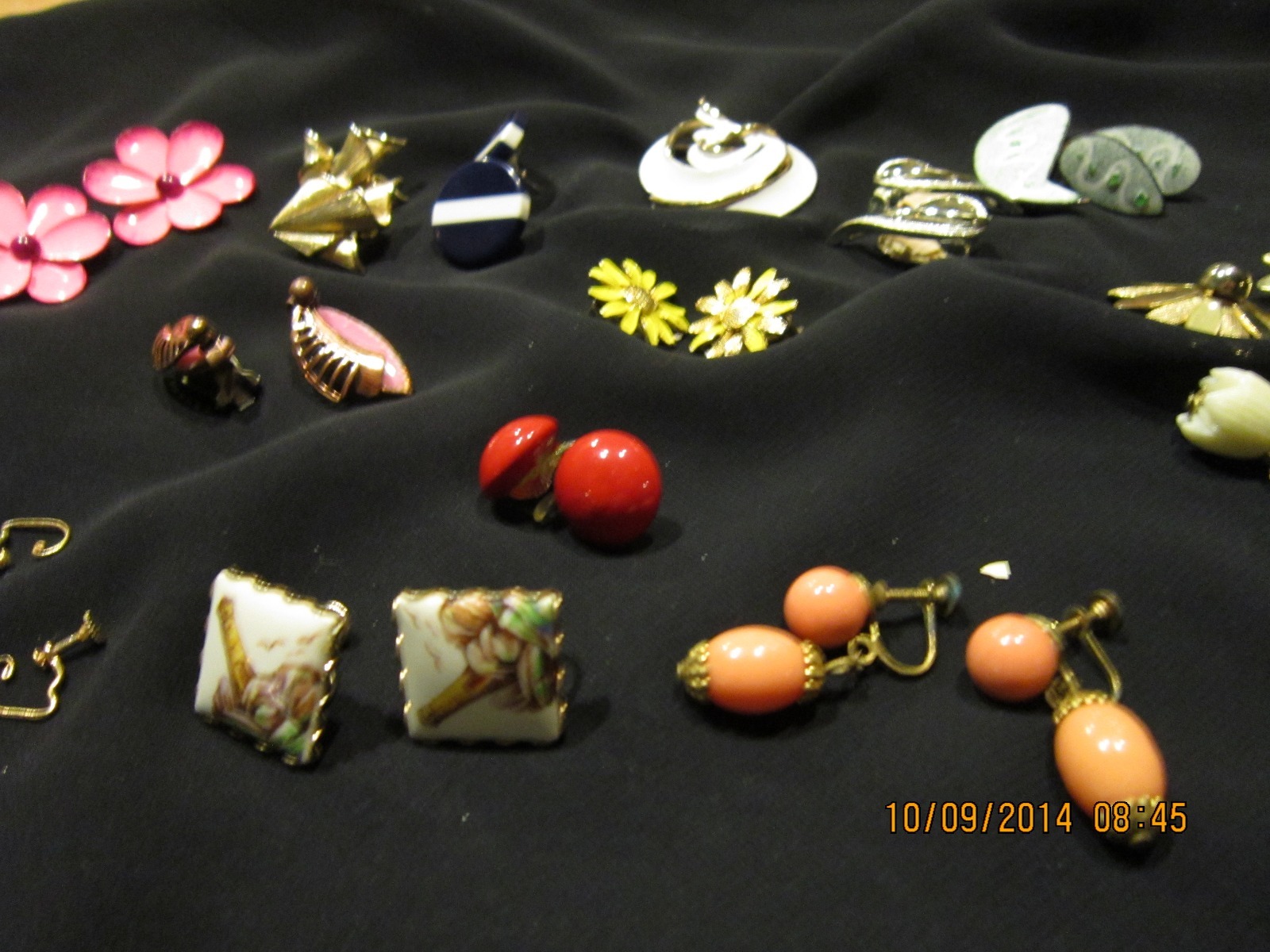 antique,Sara coventree jewlery.and screw on earings,clip ons,matching ...