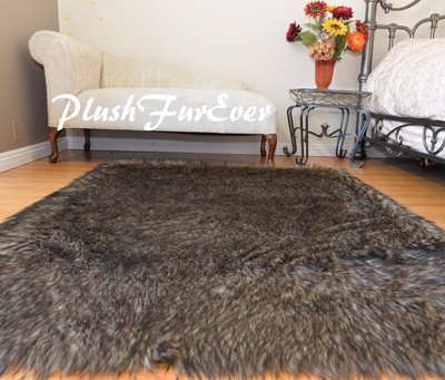 58" x 72" Black Tip Wolf EXO Rectangle Plush Area Rug Faux Fur Lodge ...