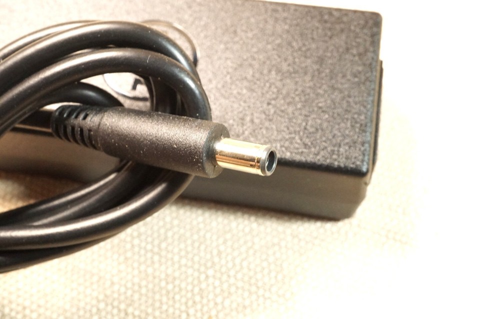 Dell 45w 4.5mm AC Adapter KXTTW 0KXTTW LA45NM140 OEM genuine original ...