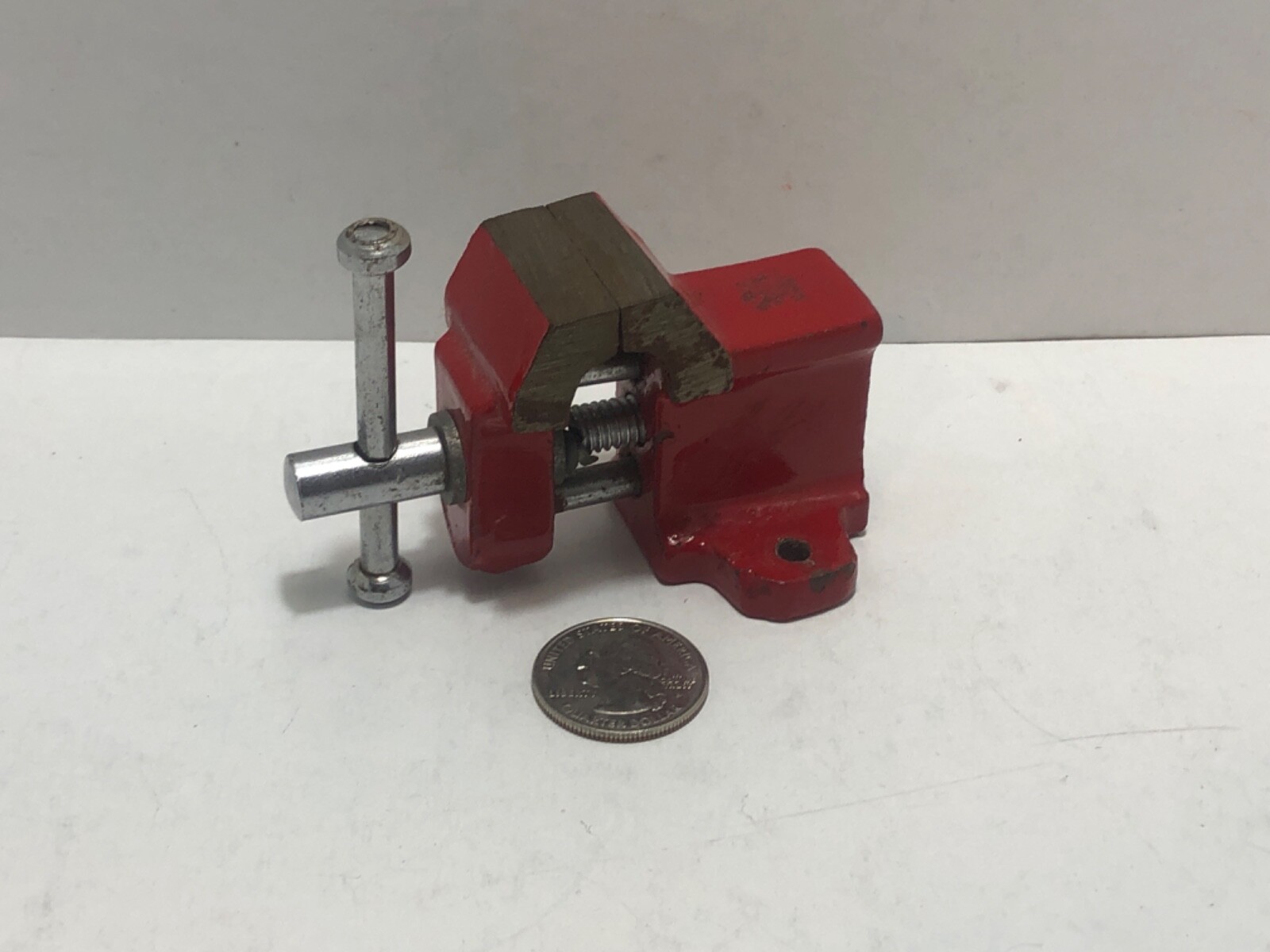VERY SMALL, TINY, MINI BENCH VISE, 1" JAWS, JEWELER, WATCHMAKER, GUN ...