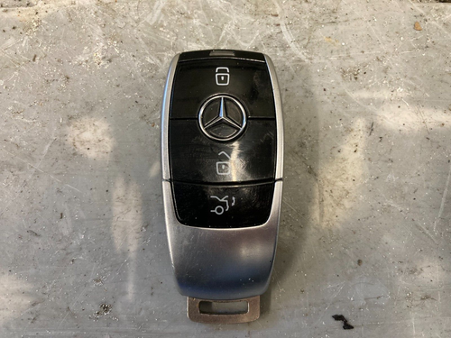 2019 MERCEDES E CLASS W213 REMOTE CONTROL KEY FOB | eBay.de