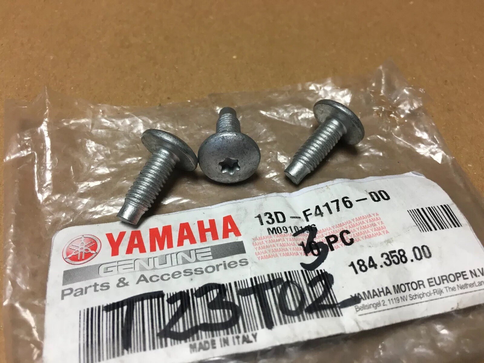 Yamaha 13D-F4176-00 (X3) Air Box Bolt DT50R DT50RSM 50 MBK X-Limit DTR ...
