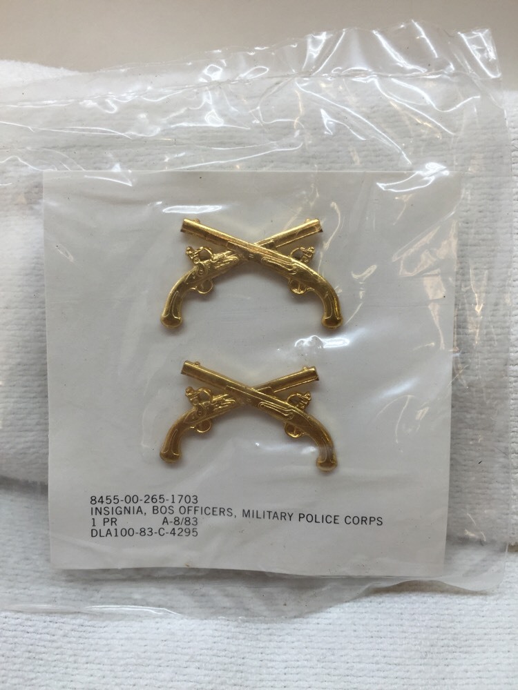 U.S. ARMY OFFICERS MILITARY POLICE CORPS BOS INSIGNIA - PAIR - UNISSUED ...