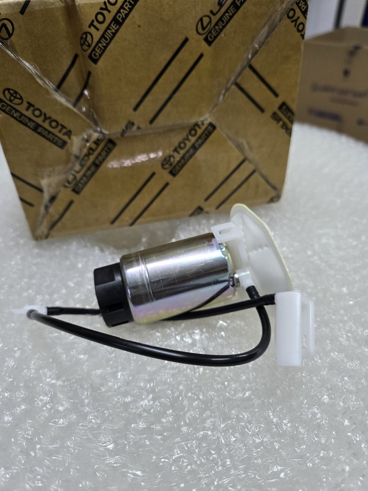 Genuine 23220-0C051 Pump Fuel For Toyota | eBay