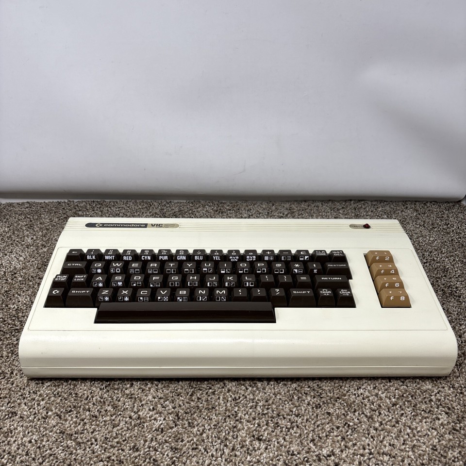 Commodore Vic-20 Computer - w/ PET Keys - Works Great Low Serial Number ...