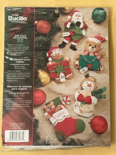 2007 Plaid BUCILLA # 86037 CHRISTMAS GIFT CARD FELT ORNAMENTS Kit 5"x7 ...