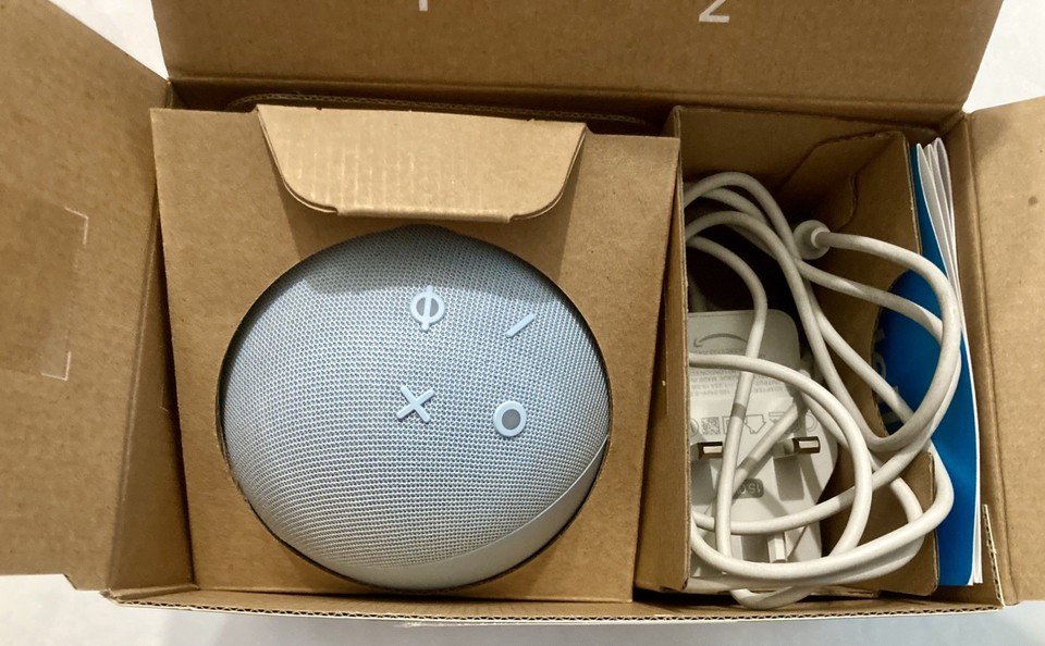 AMAZON ECHO DOT 5TH GENERATION SMART SPEAKER ALEXA /CLOCK DISPLAY/BLUE ...