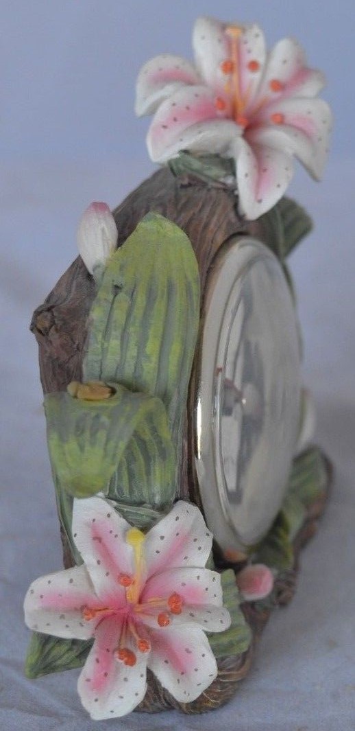 Plastic Clock Table Mantel Flower Lillies #1 Works | eBay