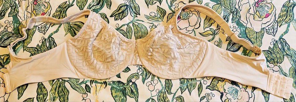 Olga Sheer Leaves Minimizer Bra Style 35519 Underwire Soft Cup Beige ...