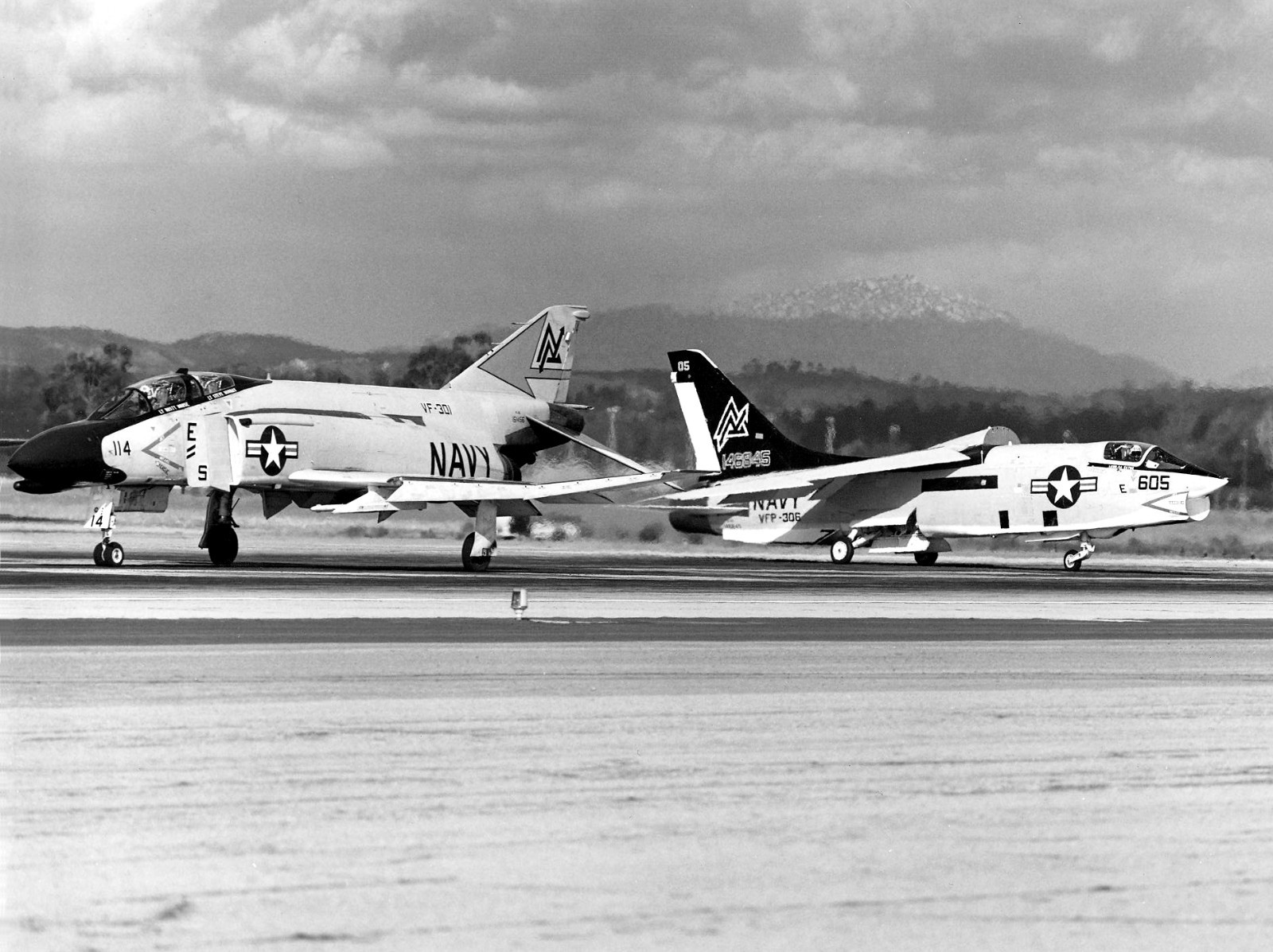 VF-301 DEVIL'S DISCIPLES PATCH US NAVY NAS MIRAMAR USS CVWR F8 F4 F14 ...