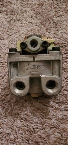 Bendix Air Brake R-12 Relay Valve 909828 for sale online | eBay