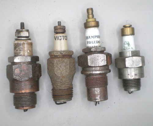 4 Vintage Collectible Spark Plugs | eBay