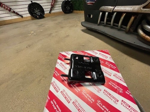 (1) Toyota OEM Side Reinforcement Mount Bracket Tundra 521650C040 2014 ...