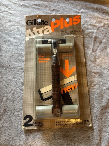 Vintage Gillette Atra Plus Pivoting Head Razor with 2 Twin Blade ...