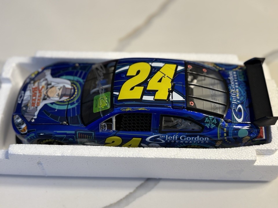 SIGNED NEW Jeff Gordon #24 Jeff Gordon Foundation Speed Racer 2009 1of1 ...