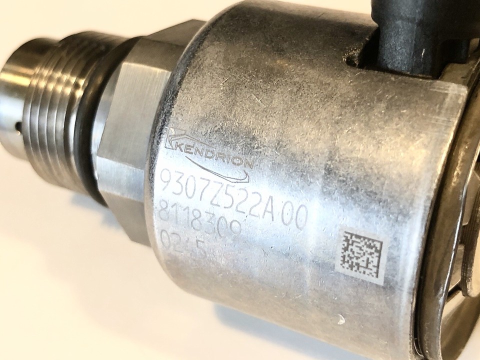 Brand New Original Mercedes Benz Fuel Rail Pressure Valve 9307Z522A00 ...