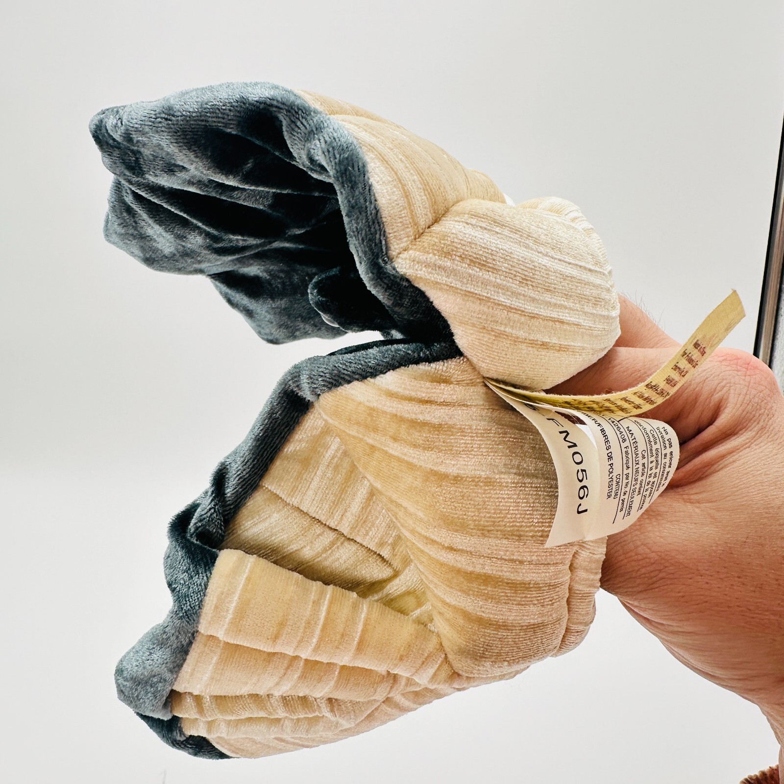 Folkmanis Giant Clam Hand Puppet Plush Gray Tan Moveable Shell & Eyes ...