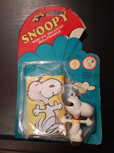 Vintage 70s Aviva PEANUTS Dancing SNOOPY Toy Worlds GREATEST ...