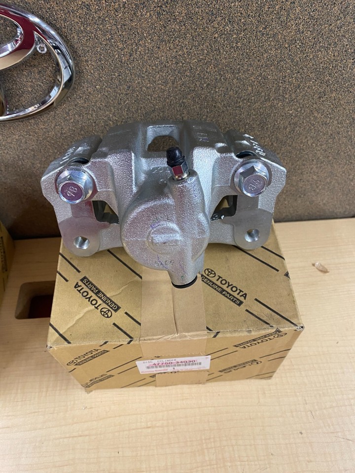 2010-2023 TOYOTA 4RUNNER GENUINE OEM REAR BRAKE CALIPERS 4773034030 ...