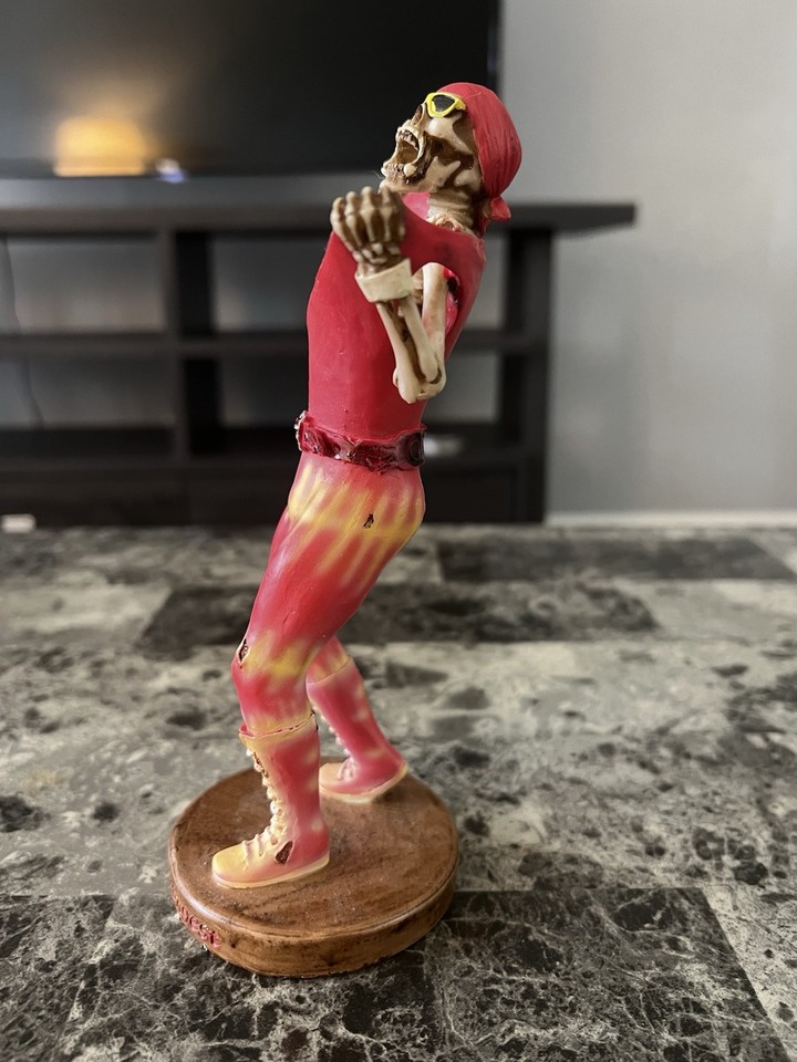 Hulk Hogan Skeleton Statue | eBay