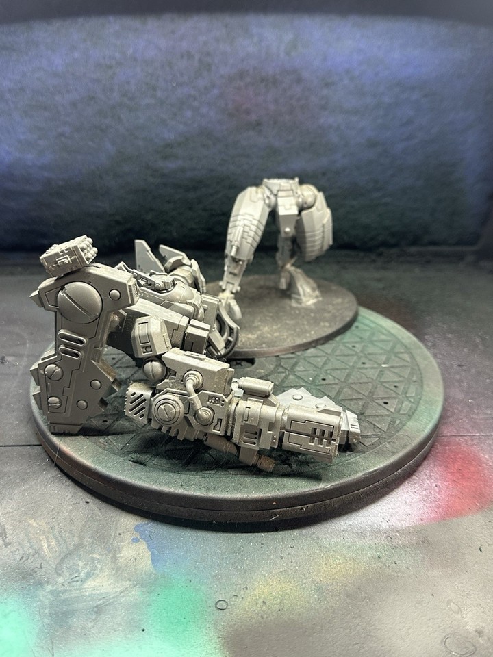 Warhammer 40k Tau Empire Riptide Battle suit (with drones) | eBay
