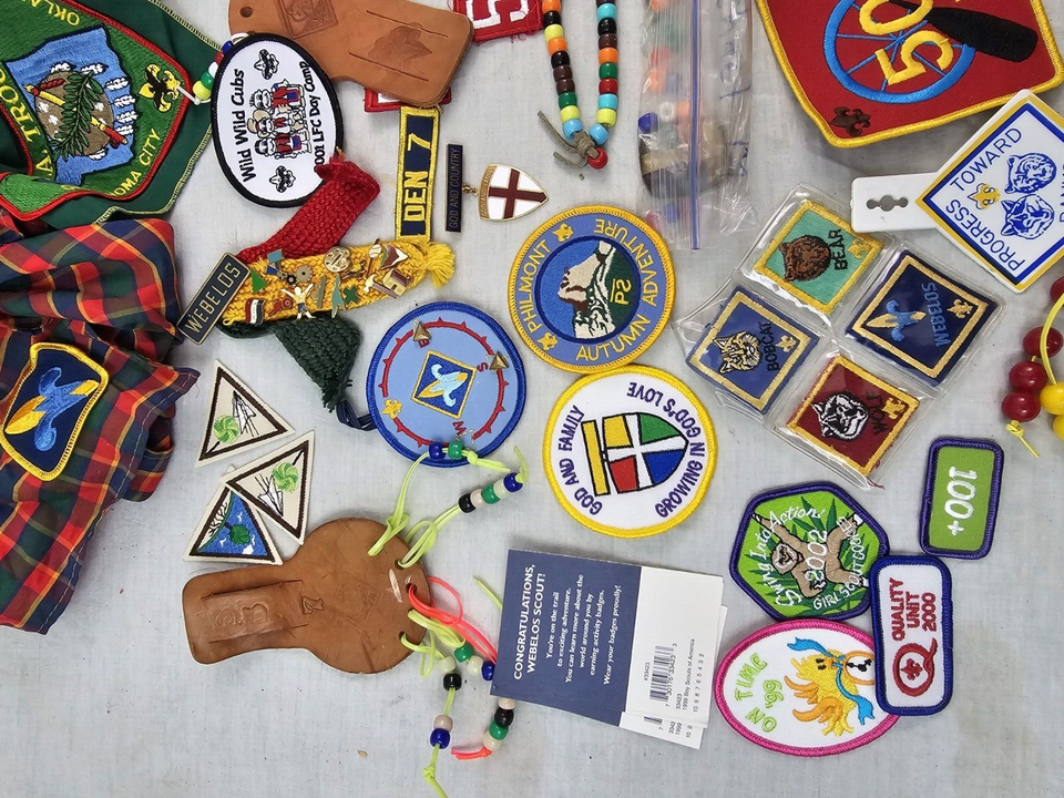 LOT OF OVER 80 BOY GIRL SCOUT PINS MEDALS PATCHES VEST GOLD TREFOIL ...