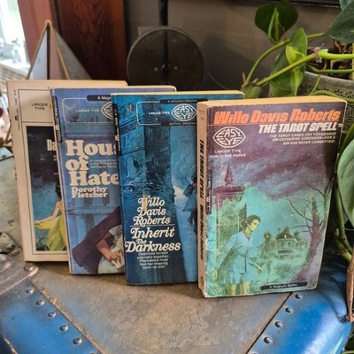 Lot Of 4 Magnum Easy Eye Vintage Gothic Paperbacks Horror Romance ...