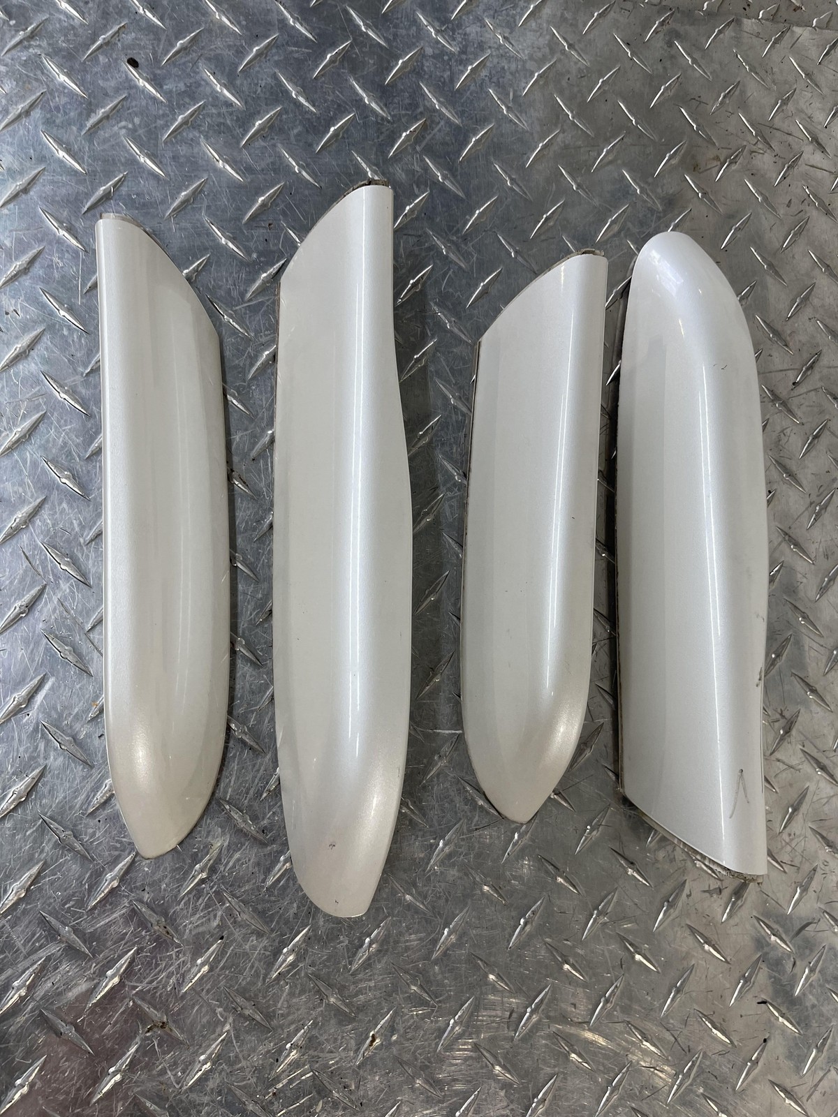 02-14 GM SUV Pewter Metallic Painted Luggage Rack End Caps Set 4x OEM ...