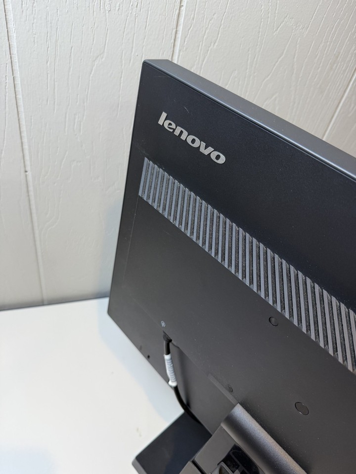 LENOVO L2250pwD Thinkvision 22" Monitor BLACK 1680 x 1050 16:10 TN VGA ...