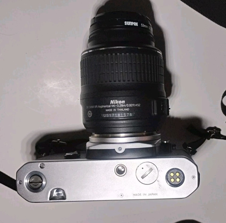 Nikon FE 35mm SLR Film Camera Lot + Extras Vivitar Lens Etc All ...