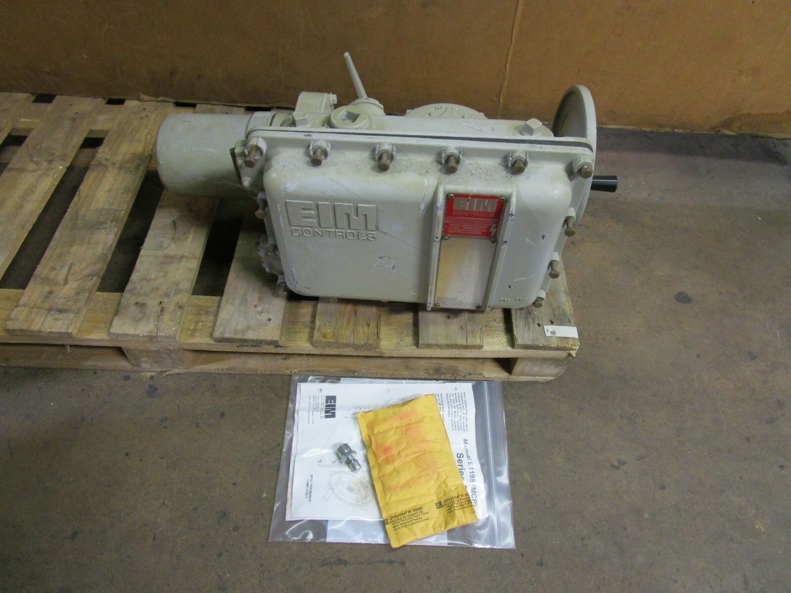 EIM CONTROLS 04G2-3 EXPLOSION PROOF VALVE ACTUATOR 1/20HP 460V 3PH ...