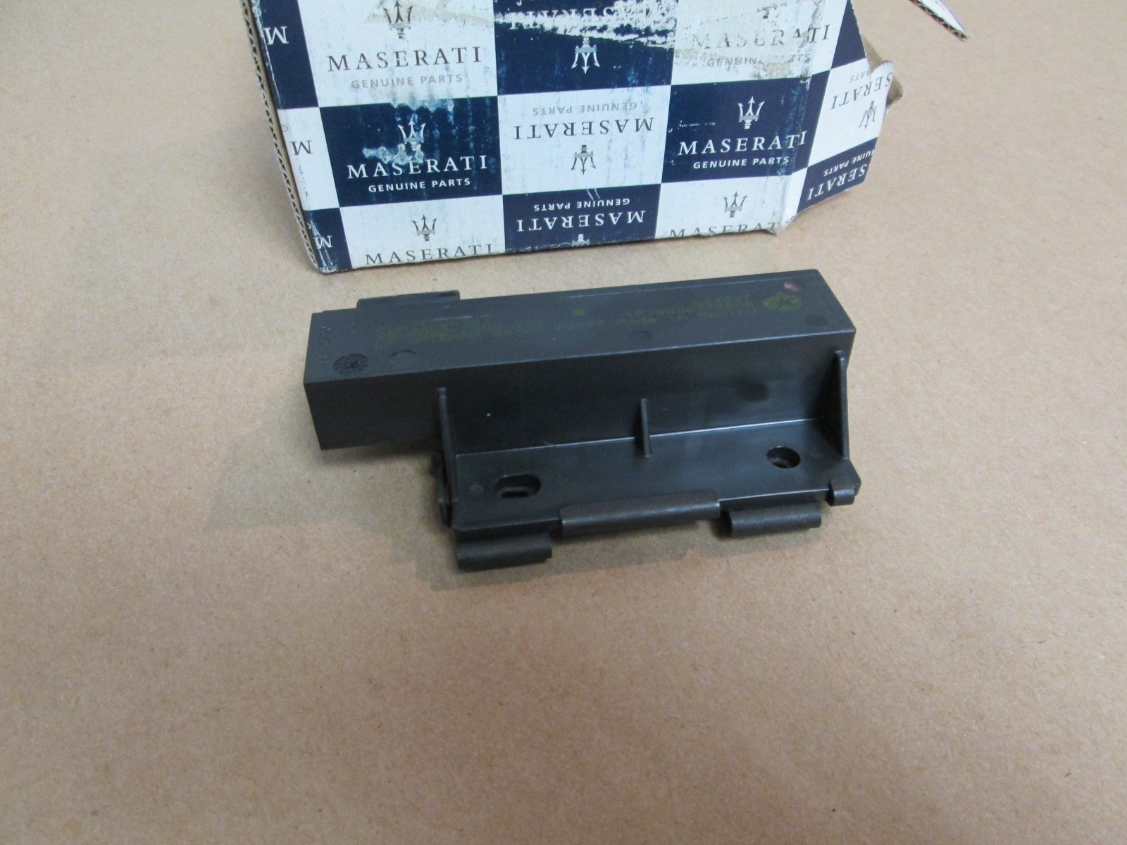 Maserati Ghibli, Quattroporte - Luggage Entry Antenna - NEW # 675000241 ...