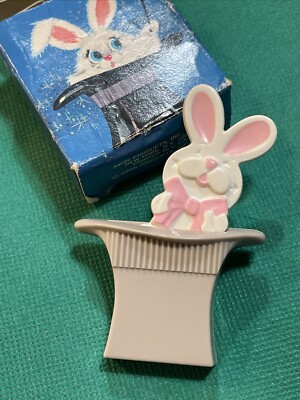 💕Vintage -In Original Box- Avon “Magic Rabbit” Pin! Rabbit From The Hat ...