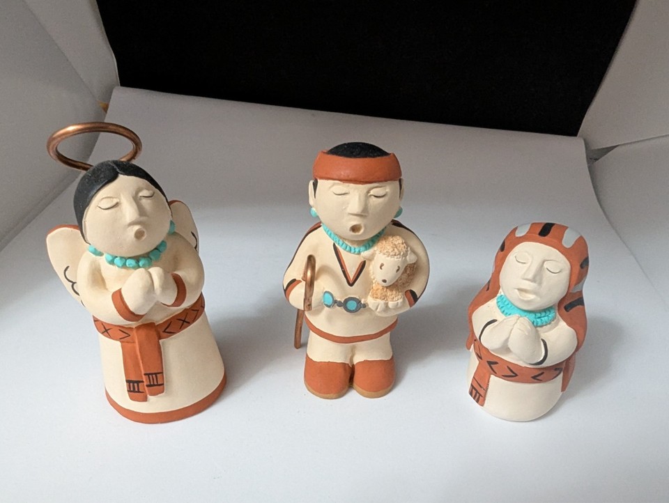Cleo Teissedre Navajo/Pueblo Nativity Set 11 Pieces incl. kiva Signed ...