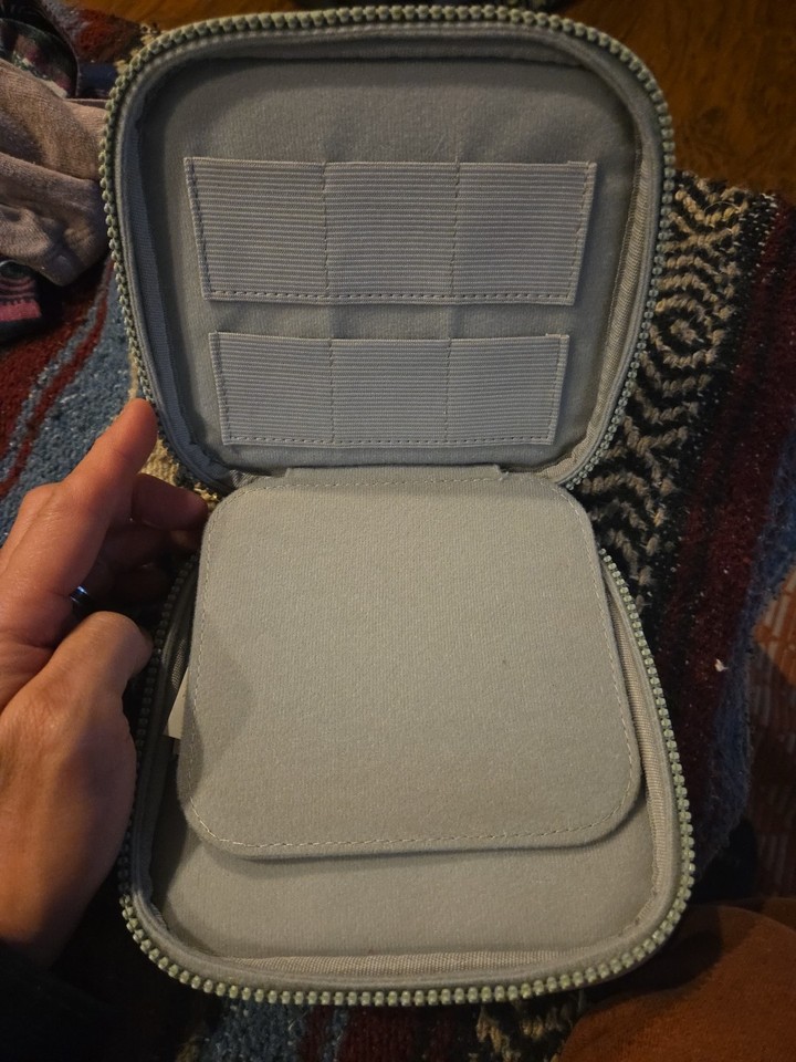 Nintendo 2DS Mario Carrying Case With Slots For Games | eBay