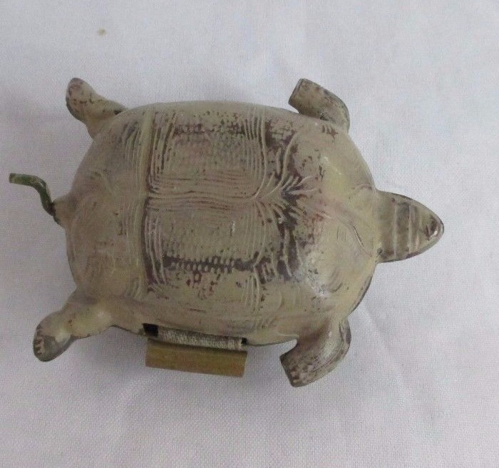 RARE ANTIQUE painted metal TURTLE or TORTOISE wind-up TAPE MEASURE | eBay