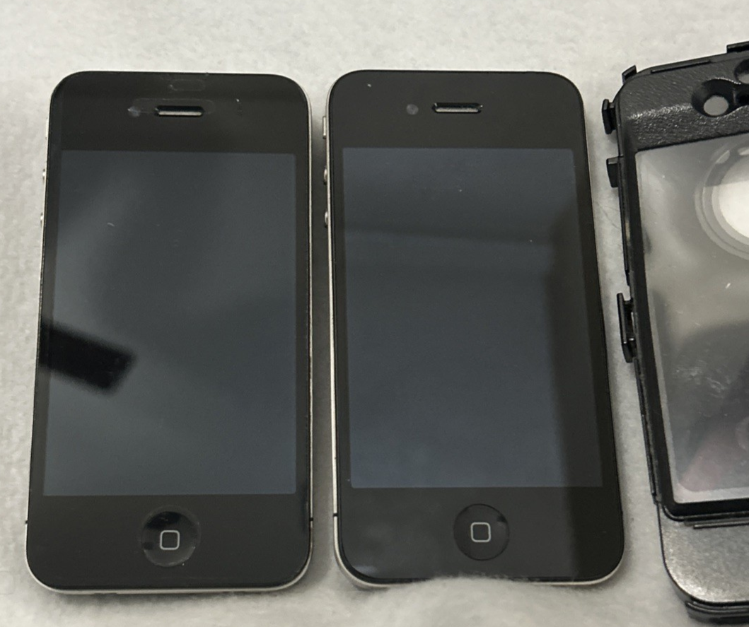2 Apple iPhone 4's Model A1332 (Parts Only) Screens are in Excellent ...