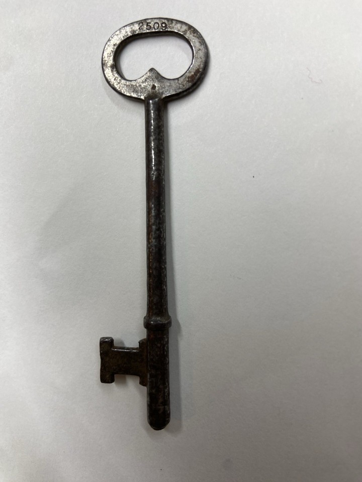 Antique Skeleton Key 2509 Engraved | Victorian Cabinet Lock Key ...