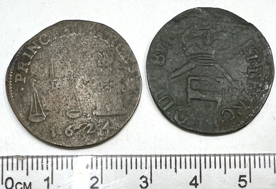 Lot 2 Royal Tokens To Identify REF94670 | eBay