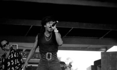 Mic Murphy of The System at the Miller Sound Express concert 1987 OLD ...