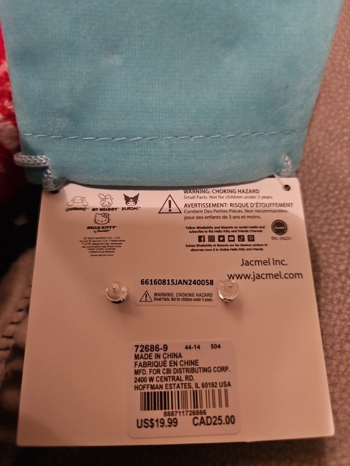 NWT Hello Kitty & Friends - Hello Kittty and Cinnamoroll stud earrings ...