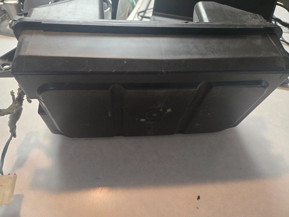 00-02 BMW E36/7 Z3 ROADSTER HARMAN KARDON REAR SUBWOOFER BOX OEM | eBay