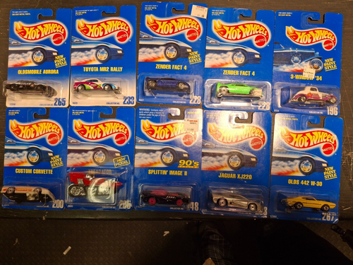 1990's Hot Wheels Blue Card LOt of 10 266 233 228 196 200 205 248 203 ...